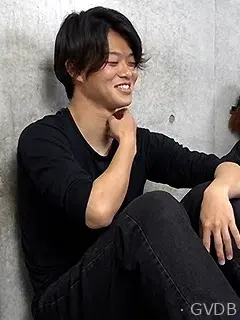クールな男前の青年 GV WiKi